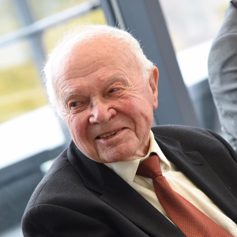 Le Pr Georges Soots, premier à avoir réalisé une greffe du cœur au CHRU ...