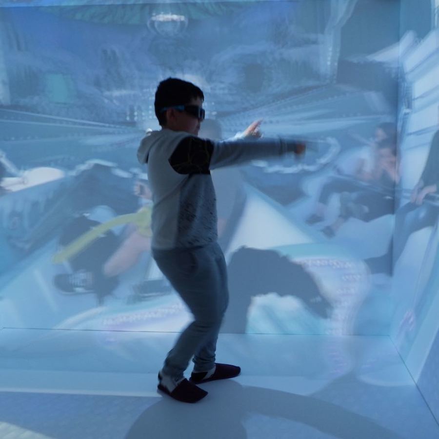 Un cube sensoriel familiarise les jeunes avec autisme à leur ...